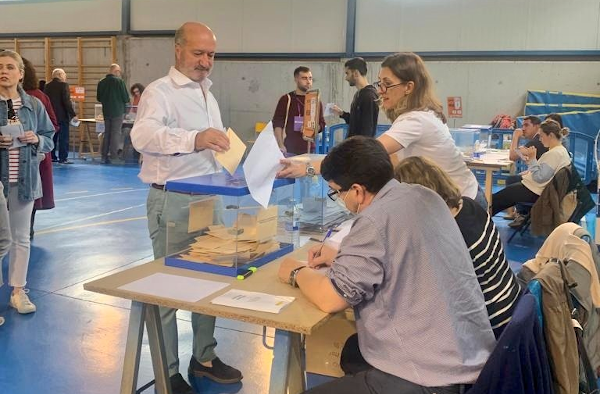 El PP superó en 108 votos a la FSA nel votu emigrante de la ...